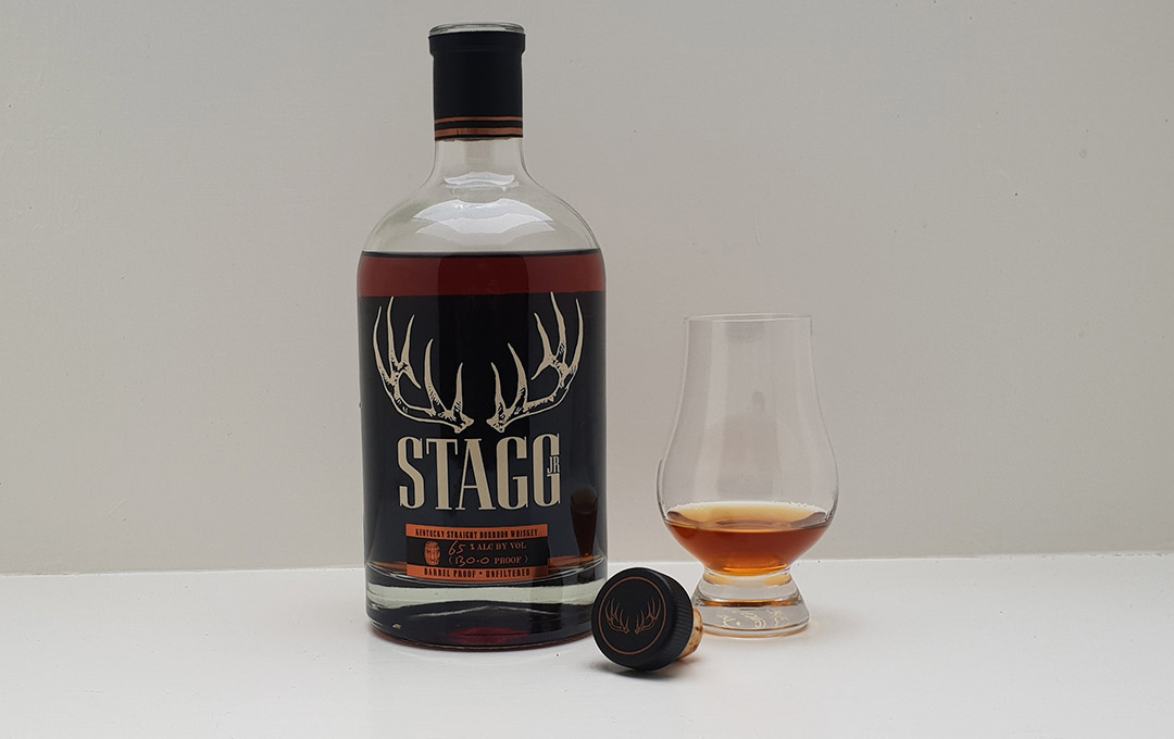 Anmeldelse af Stagg Jr. Barrel Proof 65% - Whiskyhuset